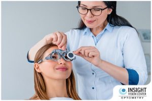 Eye Doctors: Should You See an Optometrist or Ophthalmologist?
